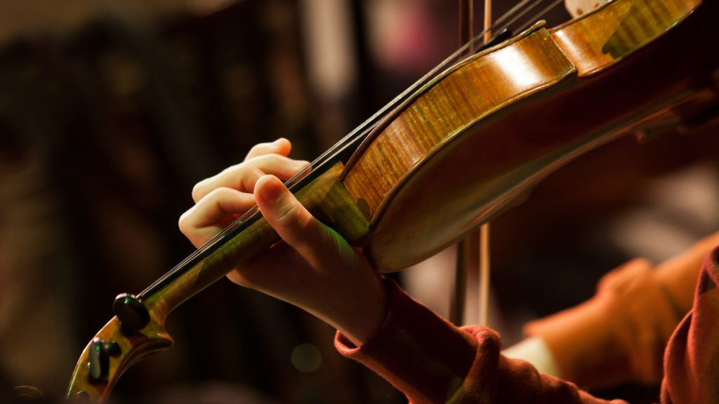 Jeu d'écoute avec la musique classique, suivre un instrument